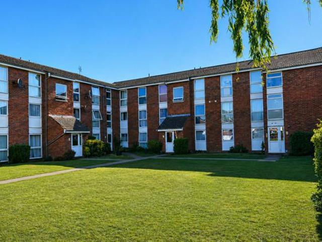 2 Bedroom Apartment Broxbourne Hertfordshire LS101796760