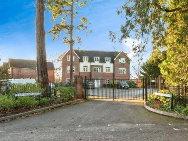 2 Bedroom Apartment Camberley Surrey 100615301