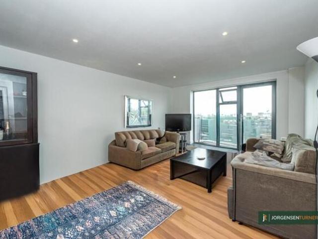 2 Bedroom Apartment Camden Greater London 99130186