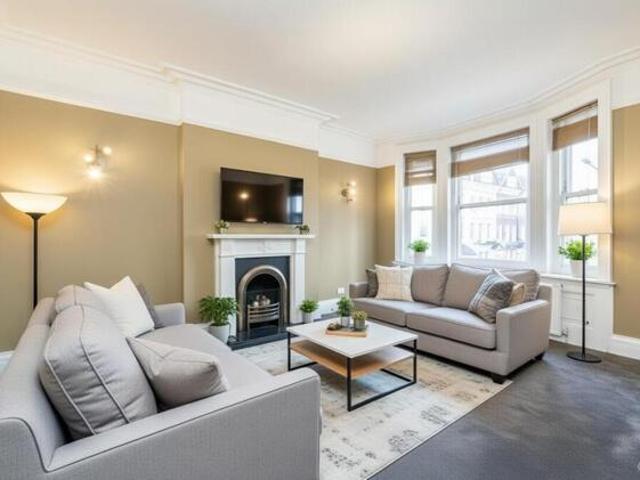 2 Bedroom Apartment Camden Greater London 99840433