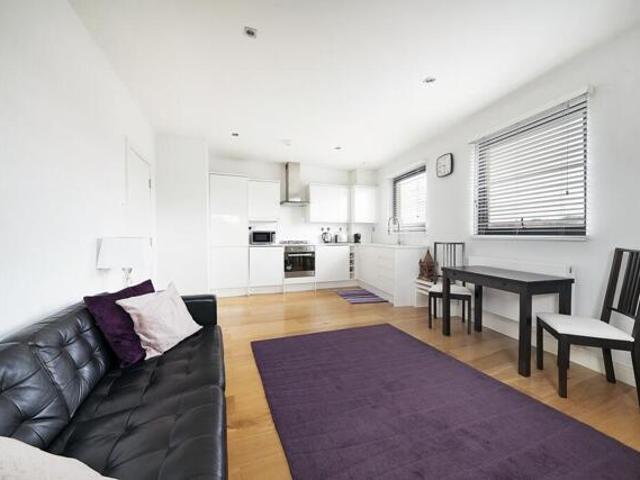 2 Bedroom Apartment Camden Greater London LS100649184