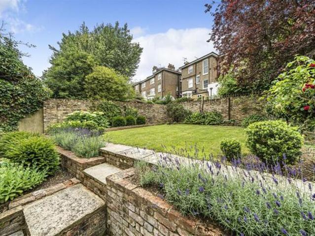 2 Bedroom Apartment Camden Greater London LS101379277