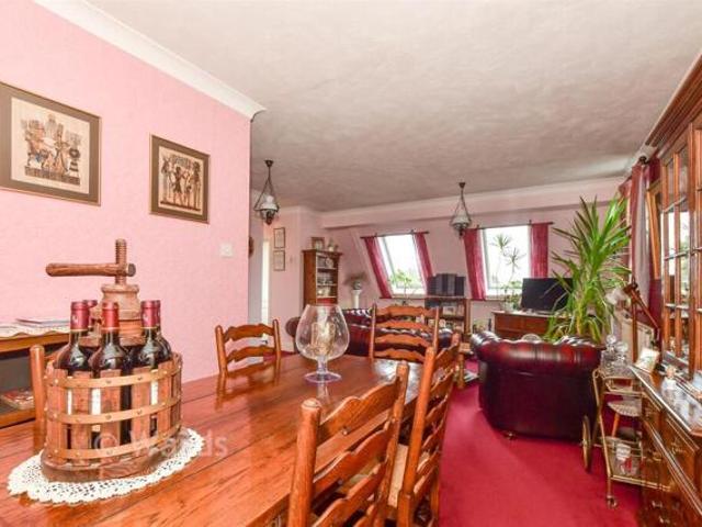 2 Bedroom Apartment Canterbury Kent 98969069