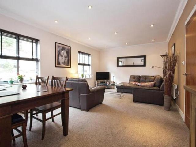 2 Bedroom Apartment Cardiff Cardiff 99926435