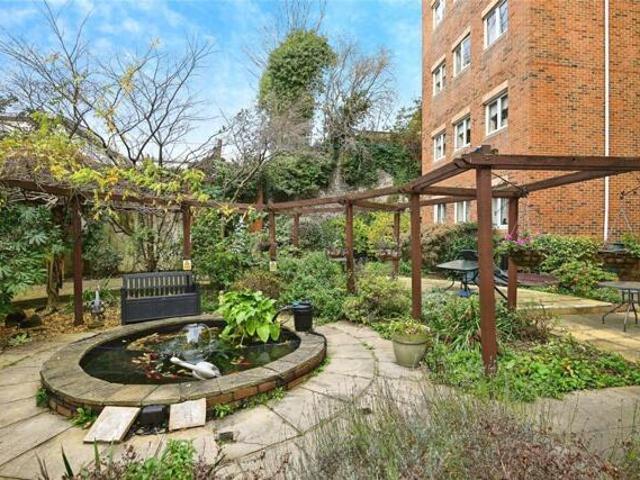 2 Bedroom Apartment Chatham Medway 100426540