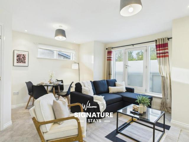 2 Bedroom Apartment Cheltenham Cheltenham 95847326
