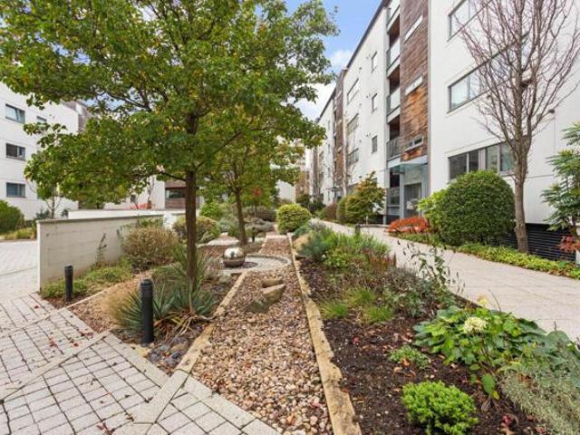 2 Bedroom Apartment Cheltenham Gloucestershire 101678745