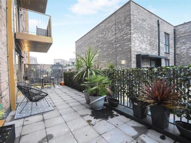 2 Bedroom Apartment Chelmsford Essex 100097012