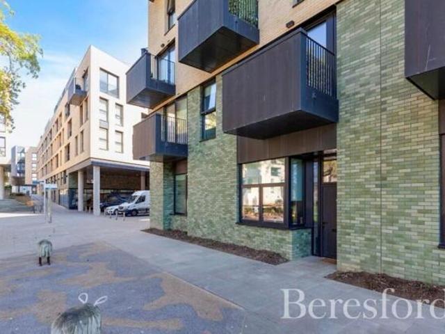 2 Bedroom Apartment Chelmsford Essex 101777631
