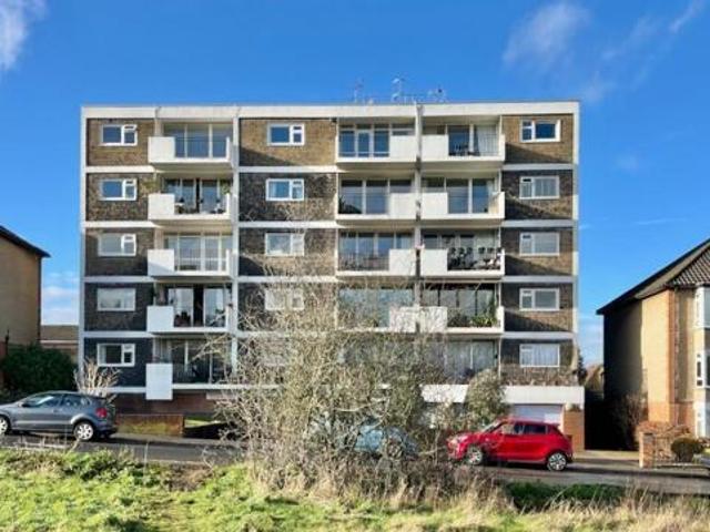 2 Bedroom Apartment Chingford Greater London 100953497