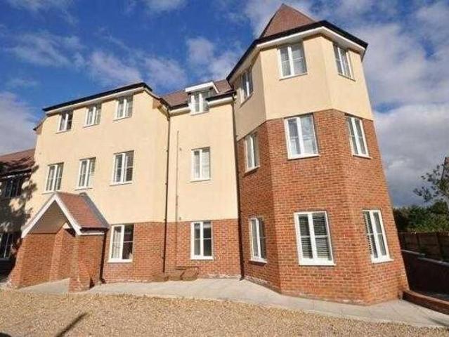 2 Bedroom Apartment Chorleywood Hertfordshire LS100648938