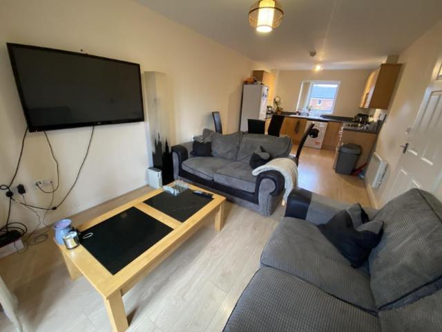2 Bedroom Apartment City Centre West Midlands 102811830
