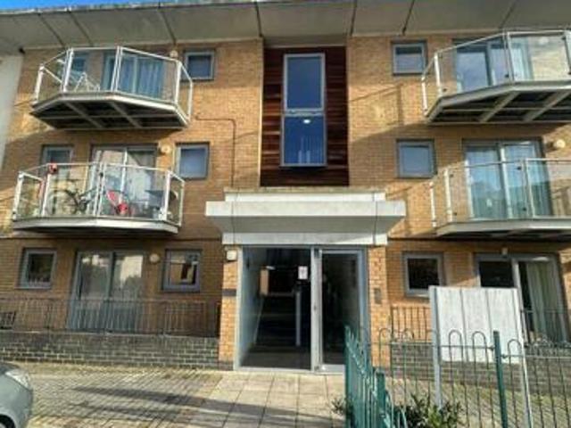 2 Bedroom Apartment Colchester Essex 103485601
