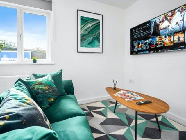 2 Bedroom Apartment Cradley Heath Cradley Heath 66967652