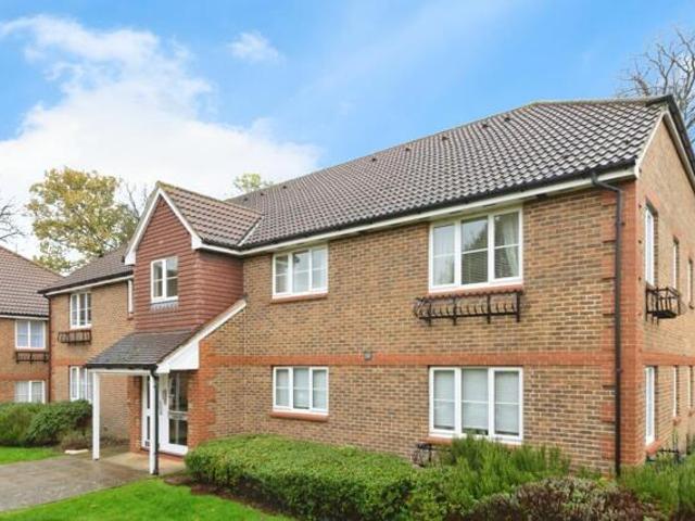 2 Bedroom Apartment Croydon Greater London LS99774026
