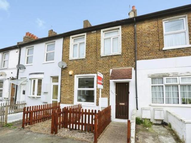 2 Bedroom Apartment Croydon Greater London LS100263199