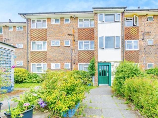 2 Bedroom Apartment Croydon Greater London LS100366272