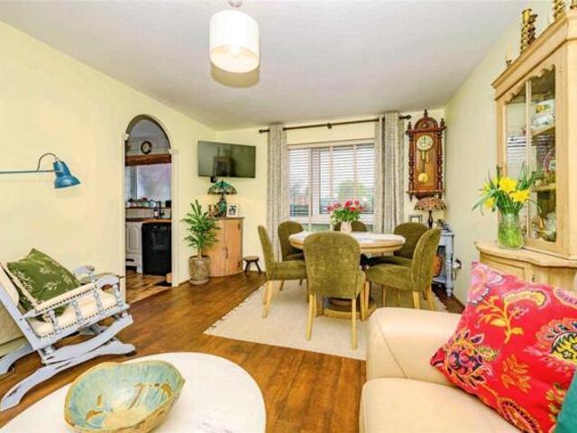 2 Bedroom Apartment Dunstable Central Bedfordshire LS100786546