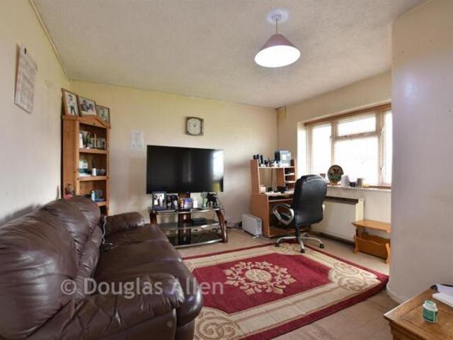 2 Bedroom Apartment Dagenham Great London LS101931764