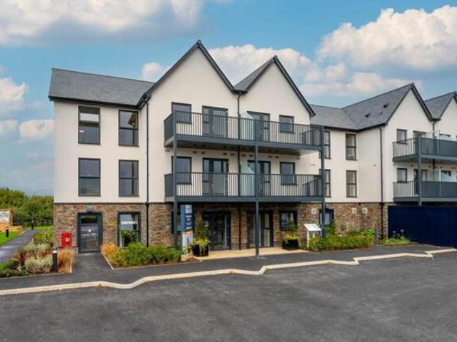 2 Bedroom Apartment Dartmouth Devon LS99736037