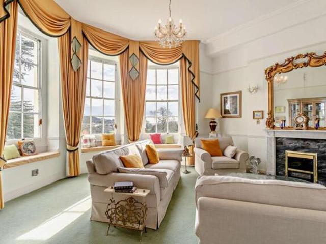 2 Bedroom Apartment Exeter Devon 101676452
