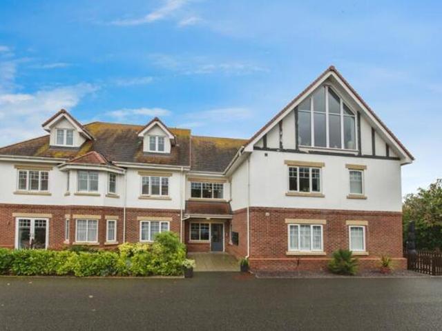 2 Bedroom Apartment Exmouth Devon 99161480