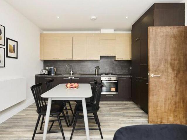 2 Bedroom Apartment Ealing Greater London LS101676331