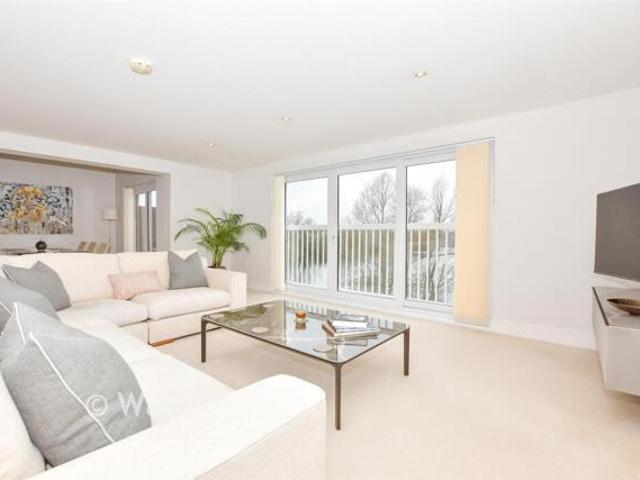 2 Bedroom Apartment East Malling Kent 100649337