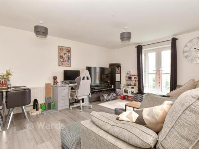 2 Bedroom Apartment Eastchurch Kent 98577840