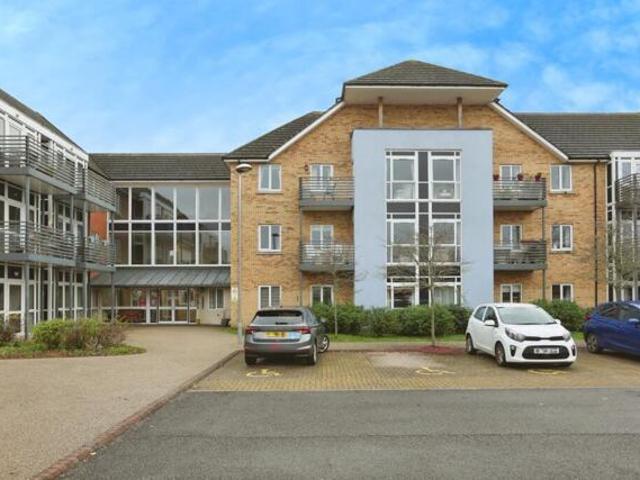 2 Bedroom Apartment Eastleigh Hampshire LS100786921