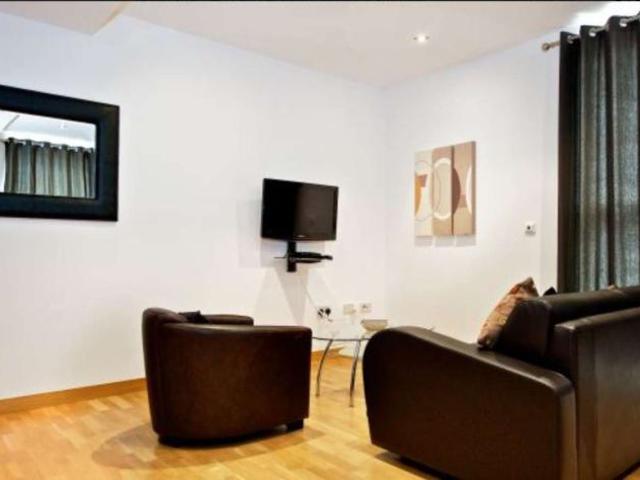 2 Bedroom Apartment Edinburgh Edinburgh 101794568