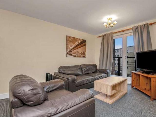 2 Bedroom Apartment Edinburgh Edinburgh 63201768