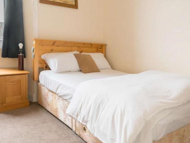 2 Bedroom Apartment Edinburgh Edinburgh 77828297