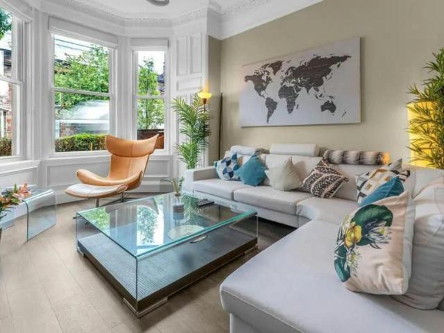 2 Bedroom Apartment Edinburgh Edinburgh LS101588116