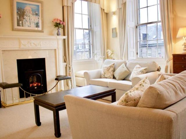 2 Bedroom Apartment Edinburgh Edinburgh LS101846442