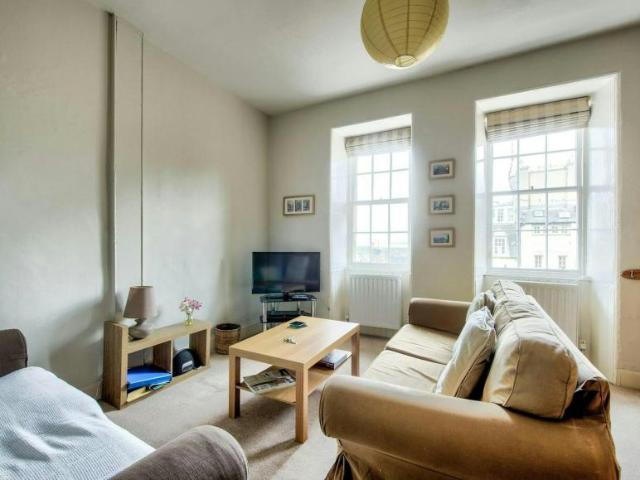 2 Bedroom Apartment Edinburgh Edinburgh LS102589210