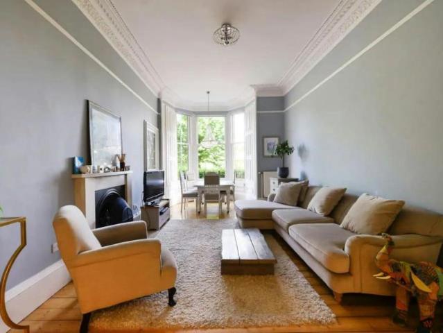 2 Bedroom Apartment Edinburgh Edinburgh LS102145417