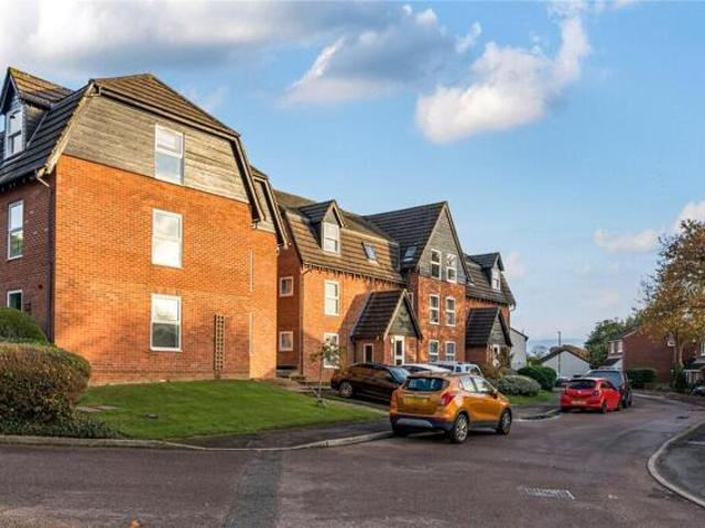 2 Bedroom Apartment Enfield Greater London LS99029416