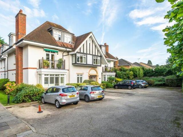 2 Bedroom Apartment Esher Surrey KT10 86643341