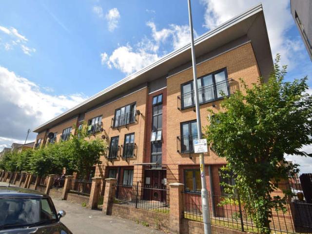 2 Bedroom Apartment Flat