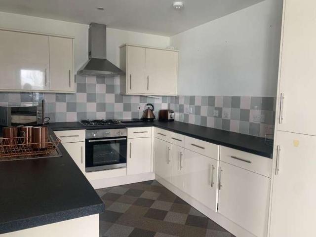 2 Bedroom Apartment Flat