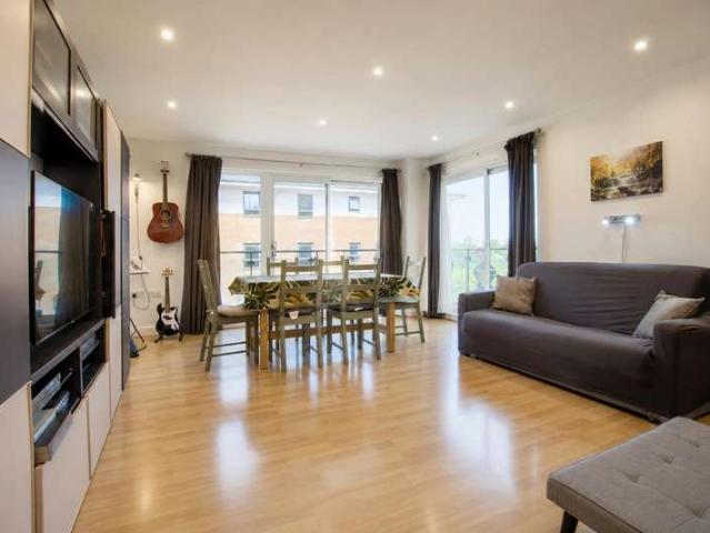 2 Bedroom Apartment Flat