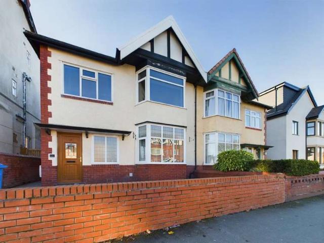 2 Bedroom Apartment Flat