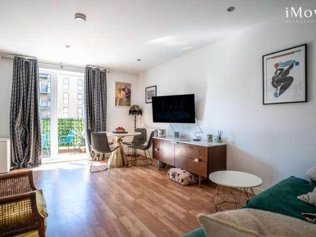 2 Bedroom Apartment Flat