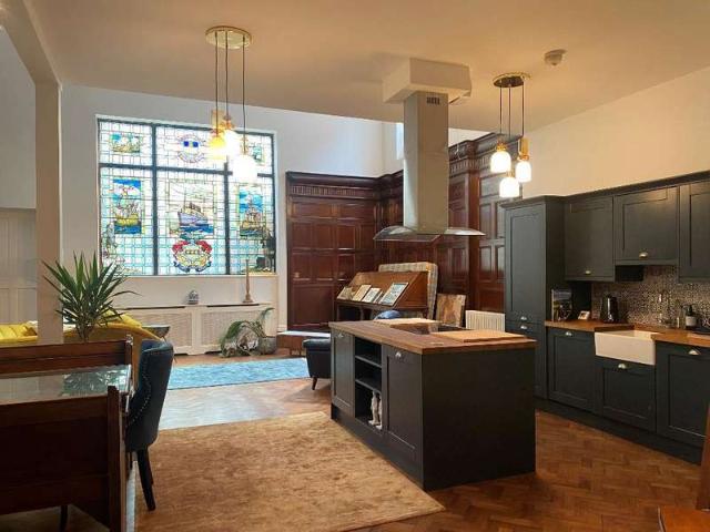 2 Bedroom Apartment Flat