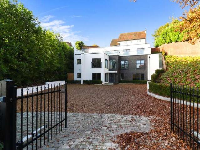 2 Bedroom Apartment Flat