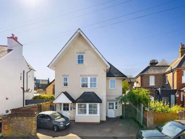 2 Bedroom Apartment Flat
