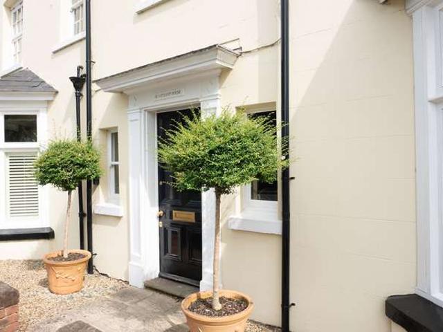 2 Bedroom Apartment Flat