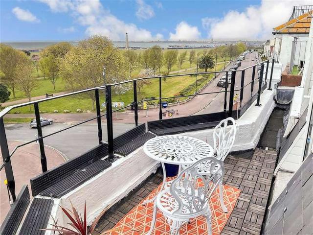 2 Bedroom Apartment Flat