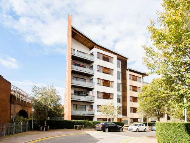 2 Bedroom Apartment Flat